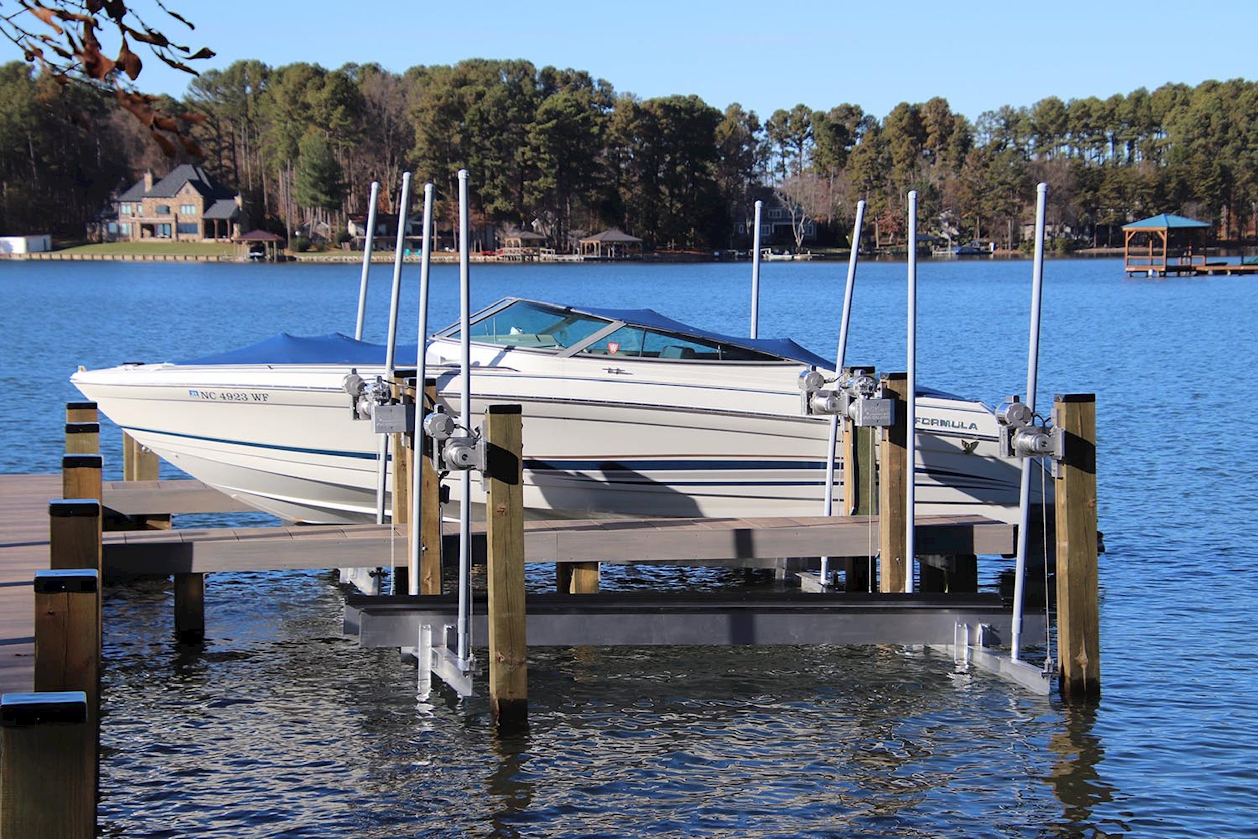 Shop Aluminum Beamless Boat Lifts: Unobstructed Views & Easy Access ...
