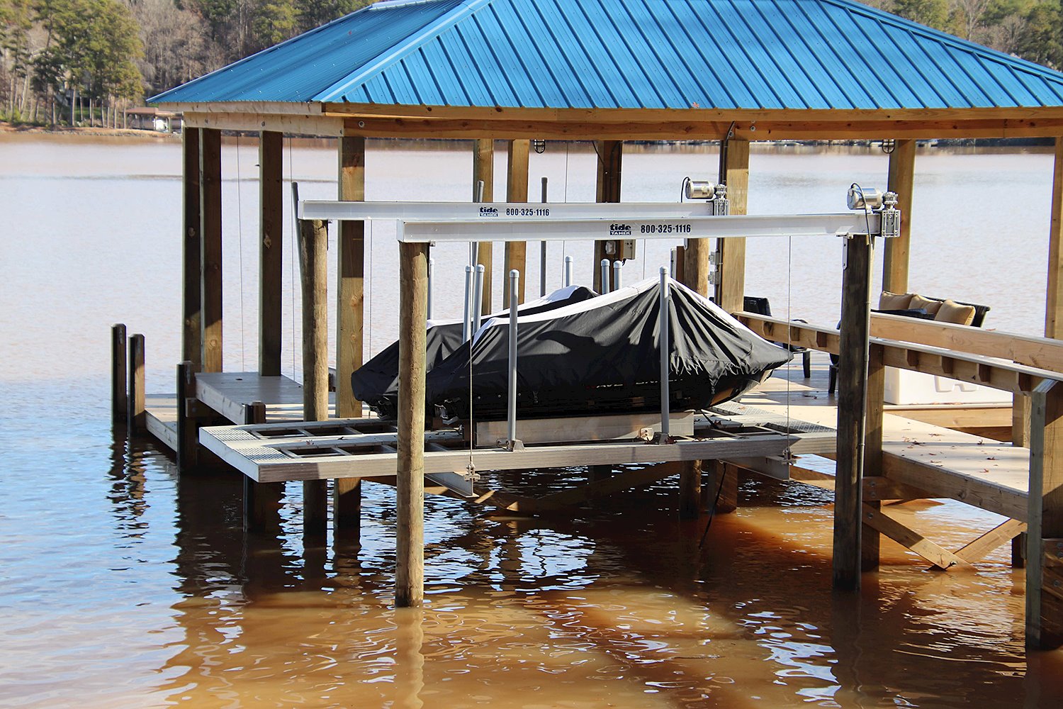 Saltwater Boat Lifts: Elevate Your Boating Experience w/ Boat Lifts ...